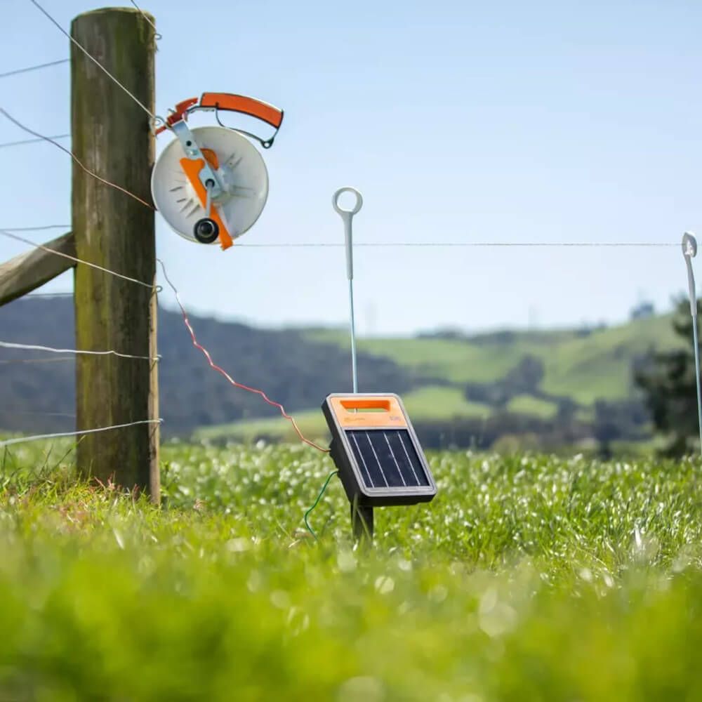 Gallagher S30 Solar-Powered Electric Fencing Energiser